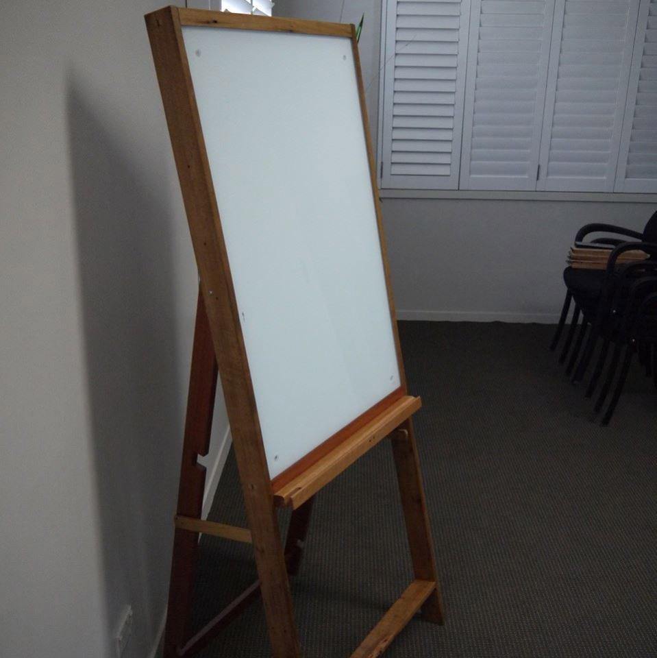 Glass Easel for Bruce from Bib'n Brace – SilverScreen Designer Glass ...